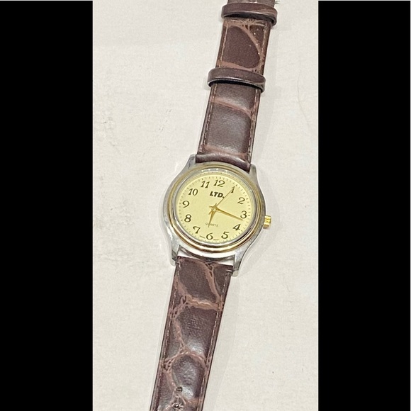 Accessories | Vintage Amitron Mens Quartz Watch | Poshmark